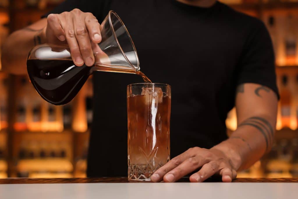 What to Mix with Whiskey? 10 Good Whiskey Mixers