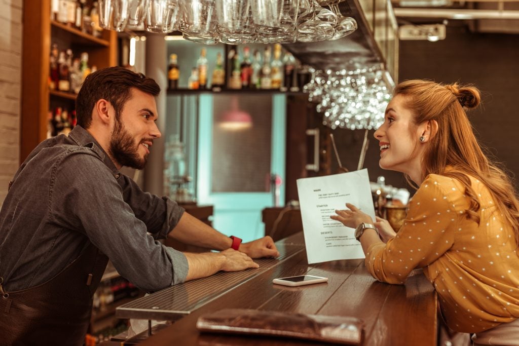 Bartender Duties and Responsibilities – More Than a Job Description