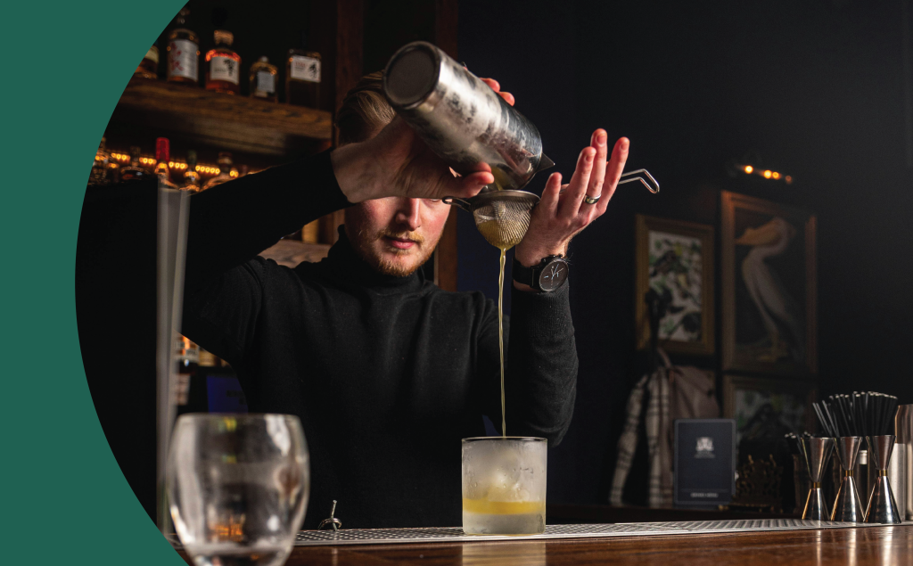 Bartender Duties and Responsibilities – More Than a Job Description