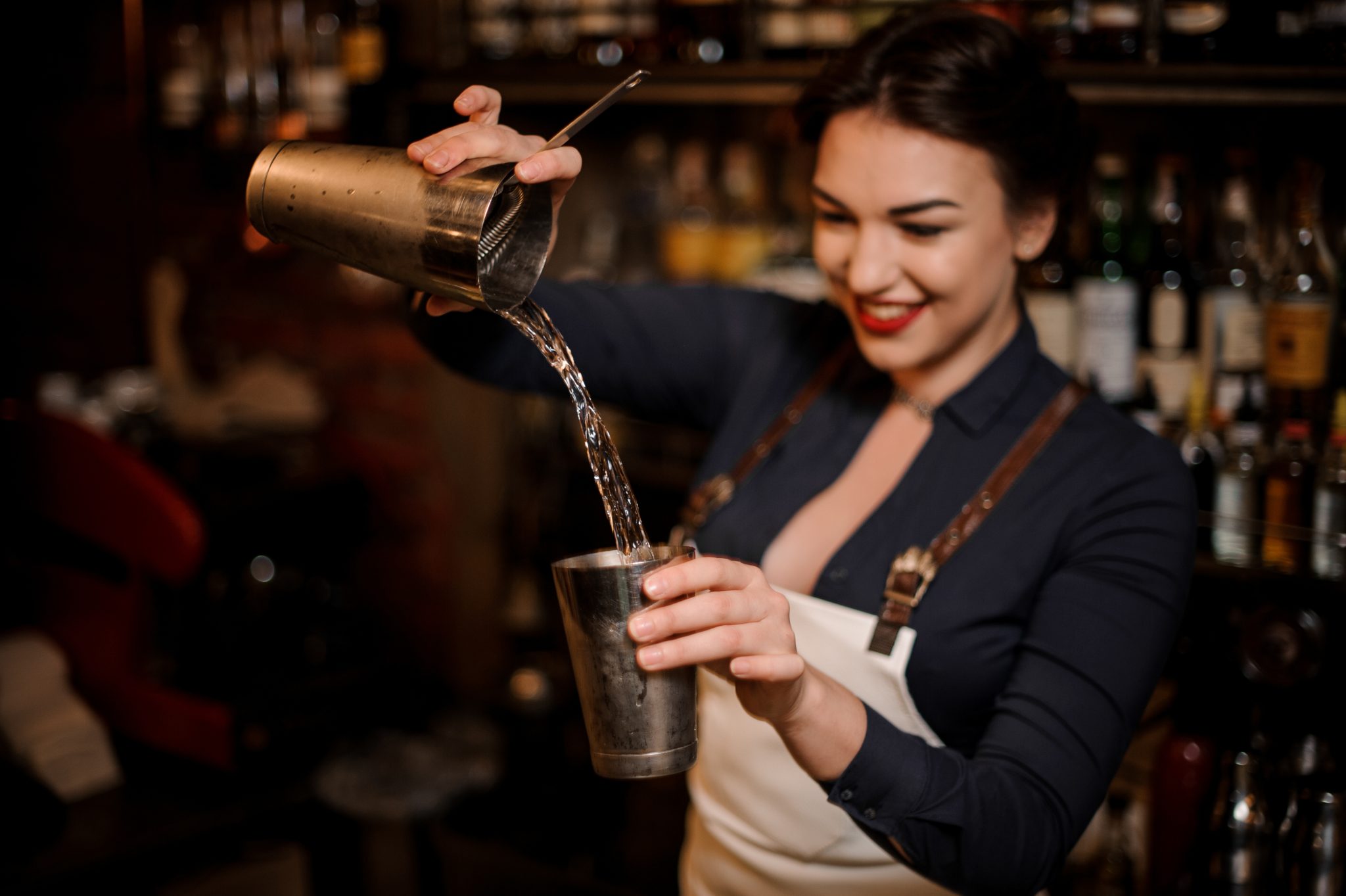 Mixologist vs Bartender – What’s the Difference?