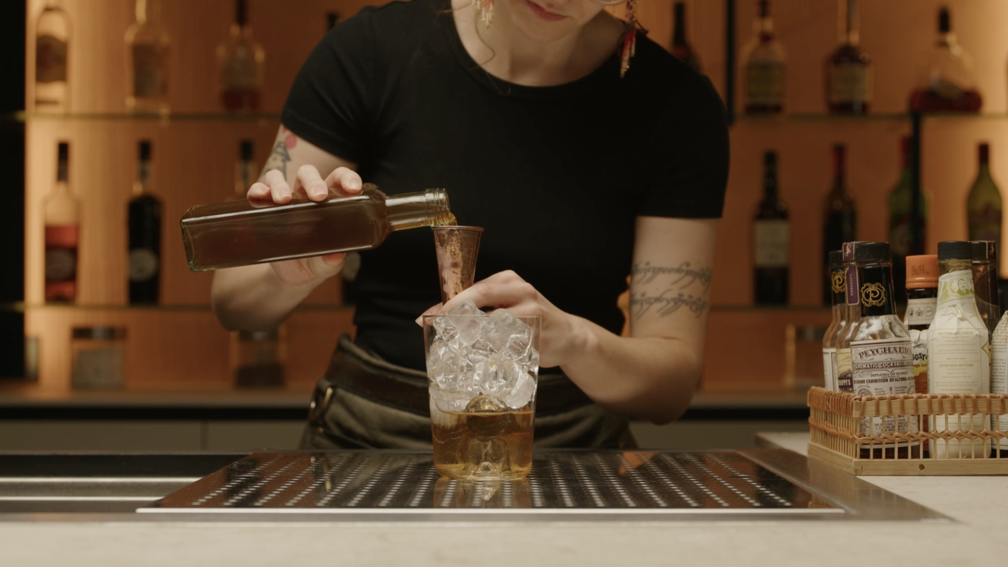 Bourbon Peach Tea Cocktail Recipe by DrinksWorld