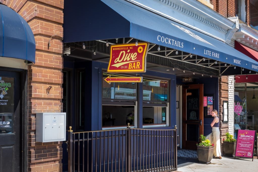 15 Different Types of Bars