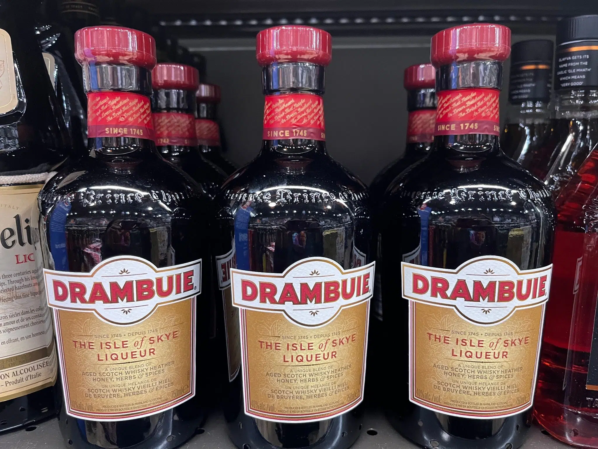 Best Yellow and Green Chartreuse Substitutes For Cocktail Use