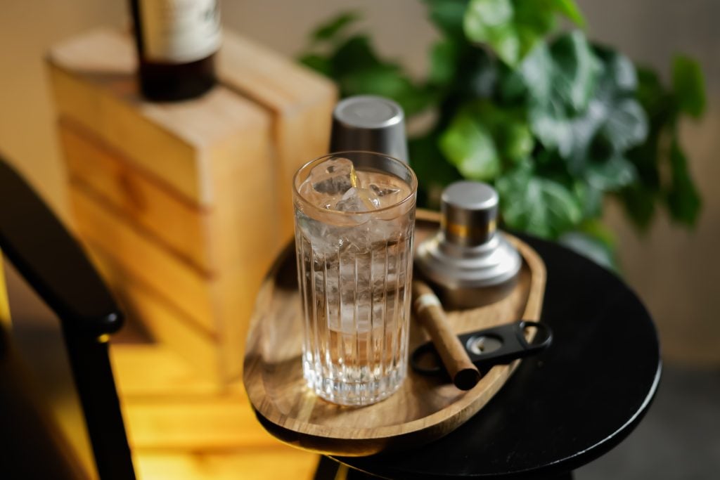 Highball Mizuwari Cocktail Recipe by DrinksWorld