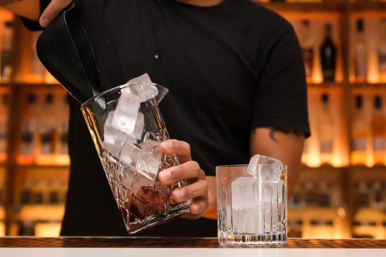 How to Stir a Cocktail: The Art of the Perfect Stir