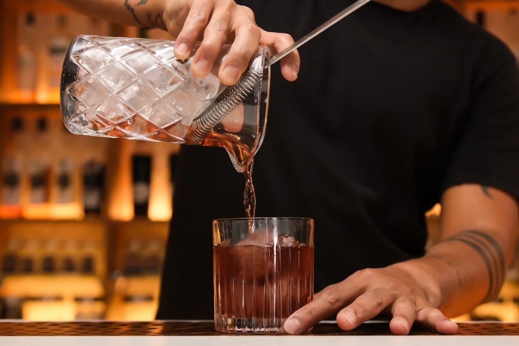 How to Stir a Cocktail: The Art of the Perfect Stir