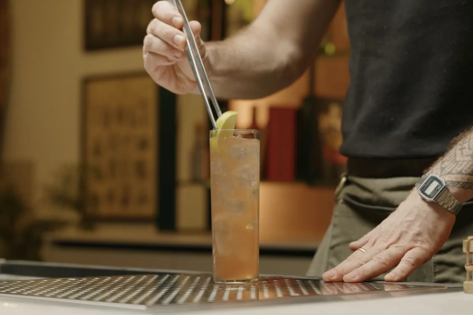 Guide to Cocktail Garnishes – Types and How To Make