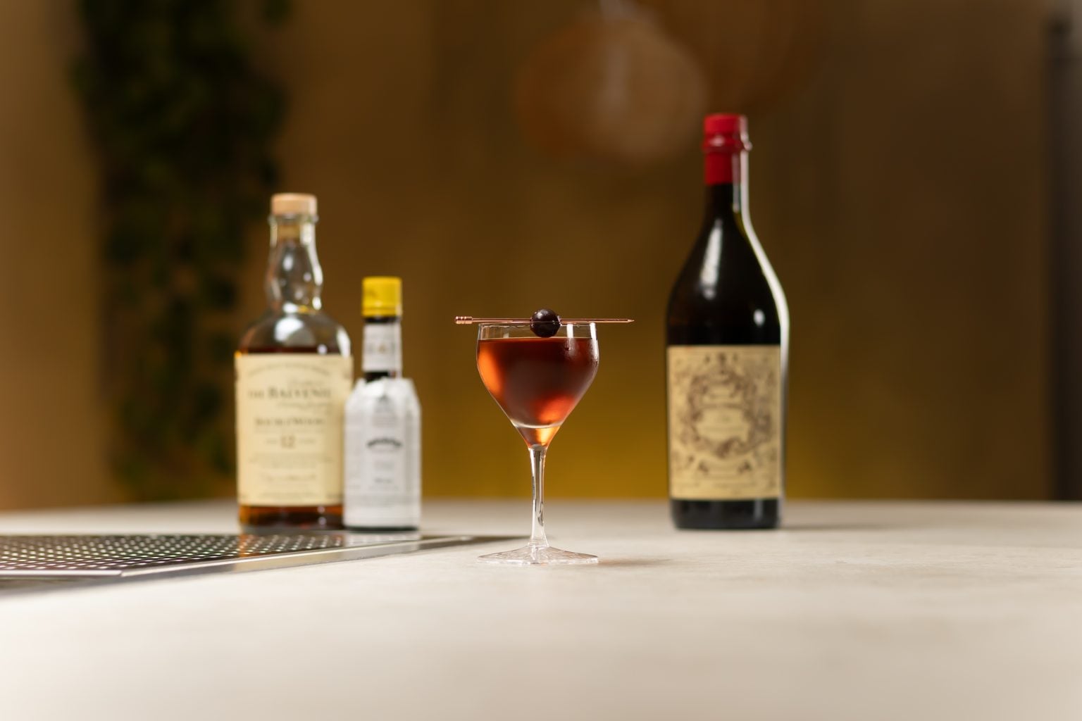 Rob Roy Cocktail Recipe by DrinksWorld