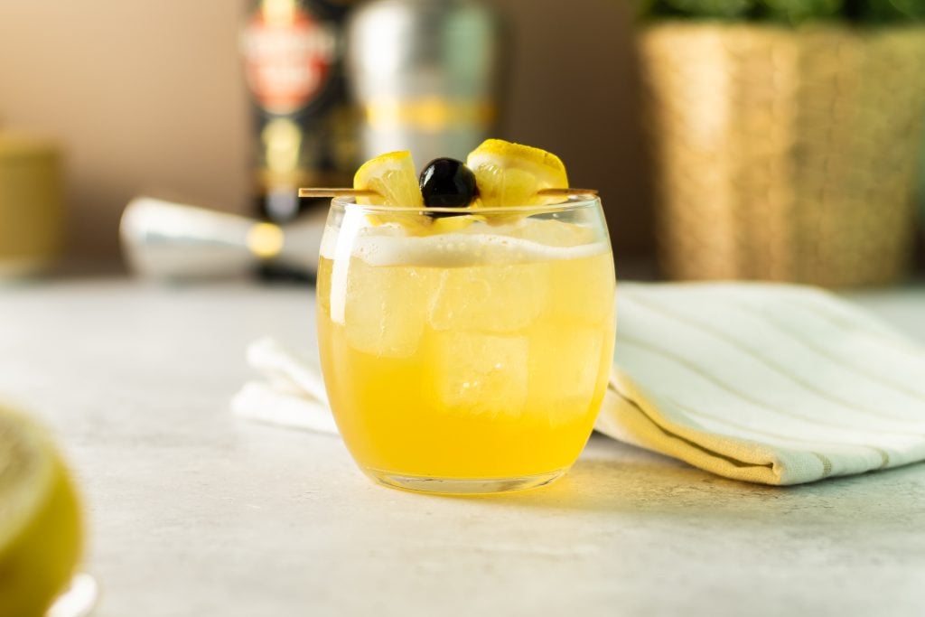 White Rum Cocktails - Simple Light or Silver Rum Drinks - DrinksWorld