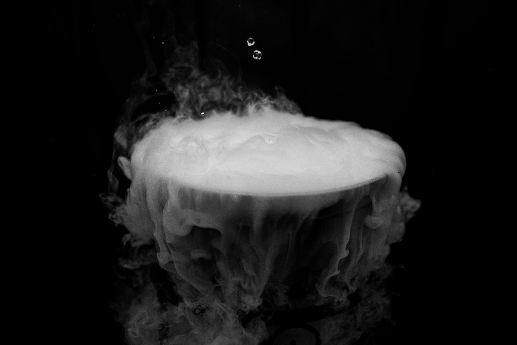 How to Handle Dry Ice in Cocktails: Safety, Style, and Smoke!